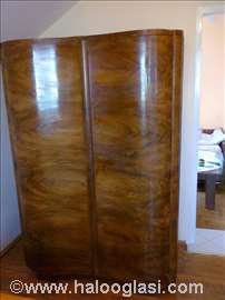 Antikvitetni ormari, vitrine i komode | Halo oglasi