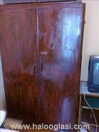 Antikvitetni ormari, vitrine i komode | Halo oglasi