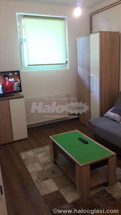 Ukljuceno grejanje, voda, internet, infostan. | Halo Oglasi