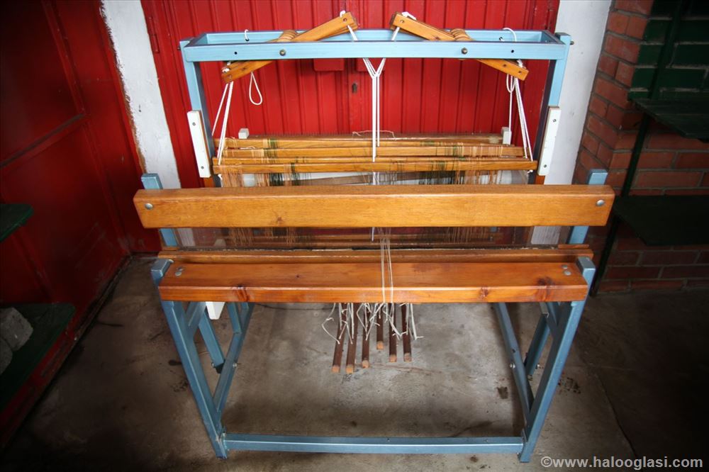 Hitno! Sniženo! Razboj za tkanje,6 pedala-kao nov! | Halo Oglasi