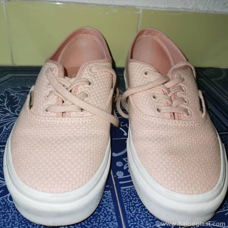 Roze patike | Halo Oglasi