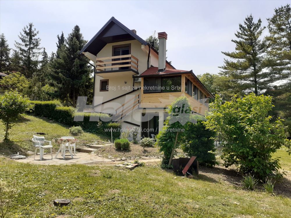 Krcedin breg vikend naselje | Halo Oglasi