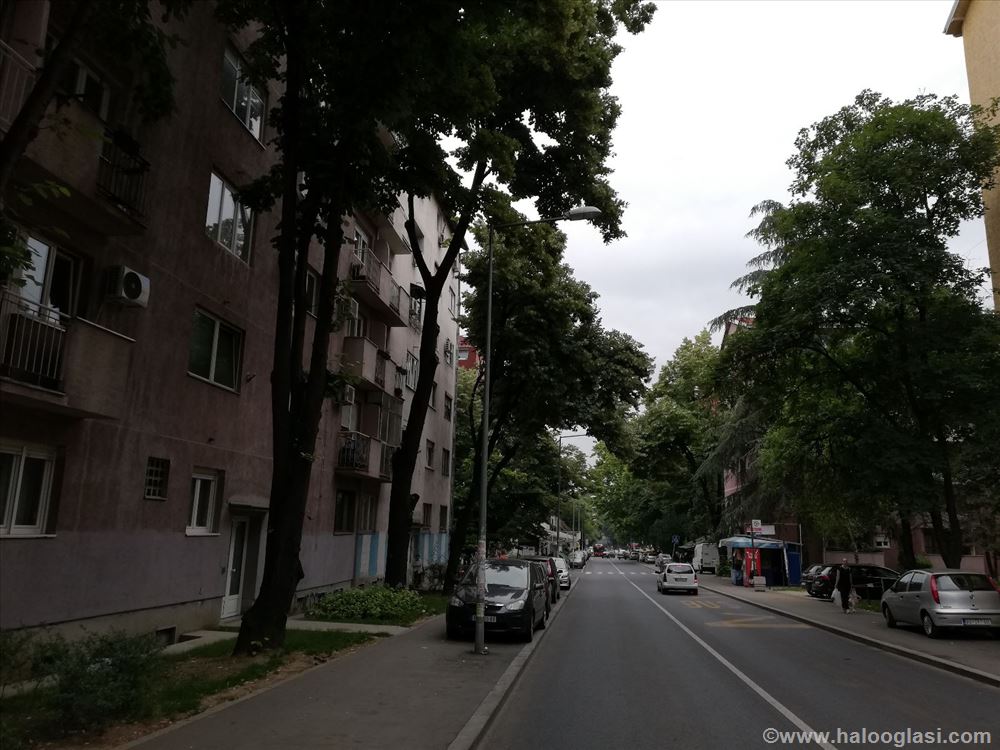 Karaburma,Marijane Gregoran,jednoiposoban,uknjižen | Halo Oglasi