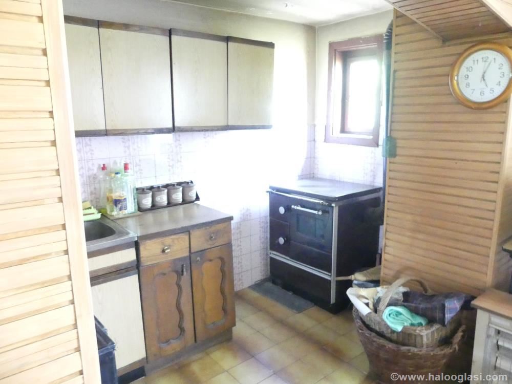 Stari objekat,jedan je za rušenje sa ka... | Halo Oglasi