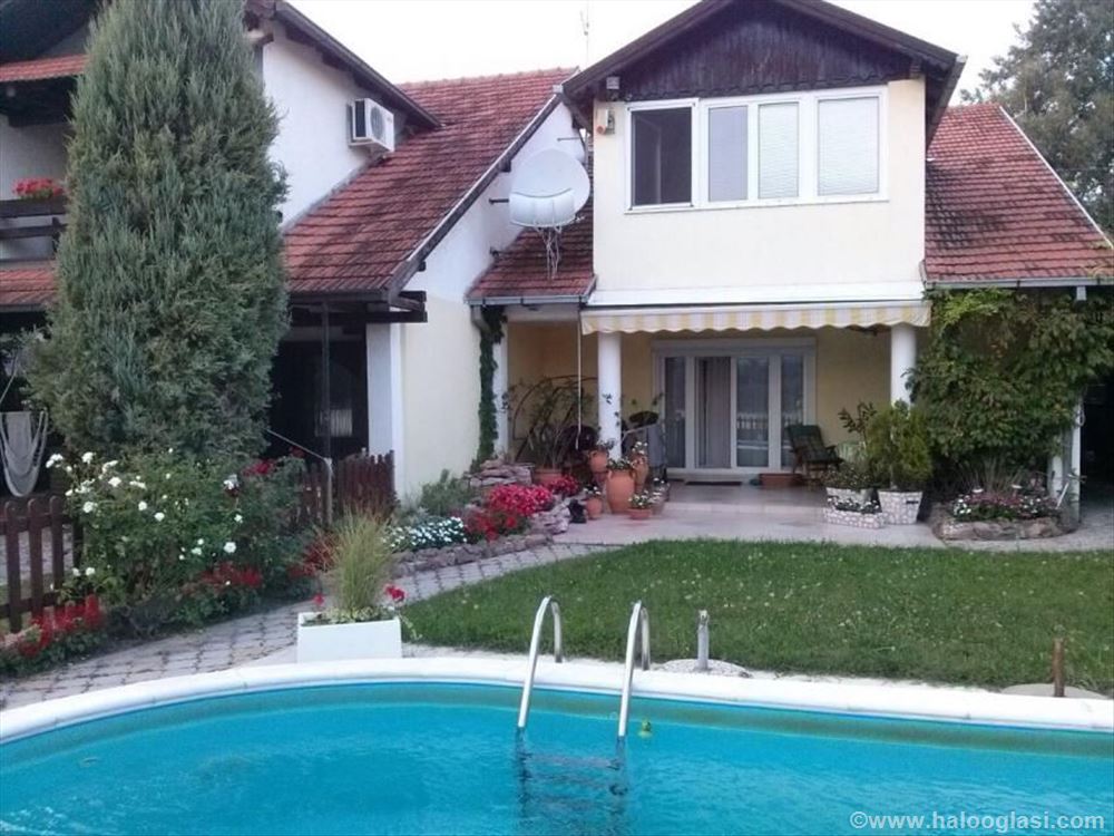 *LUX KUĆA SA BAZENOM* | Halo Oglasi
