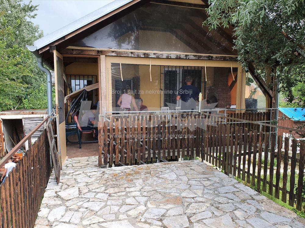 Kuca na reci Sava | Halo Oglasi