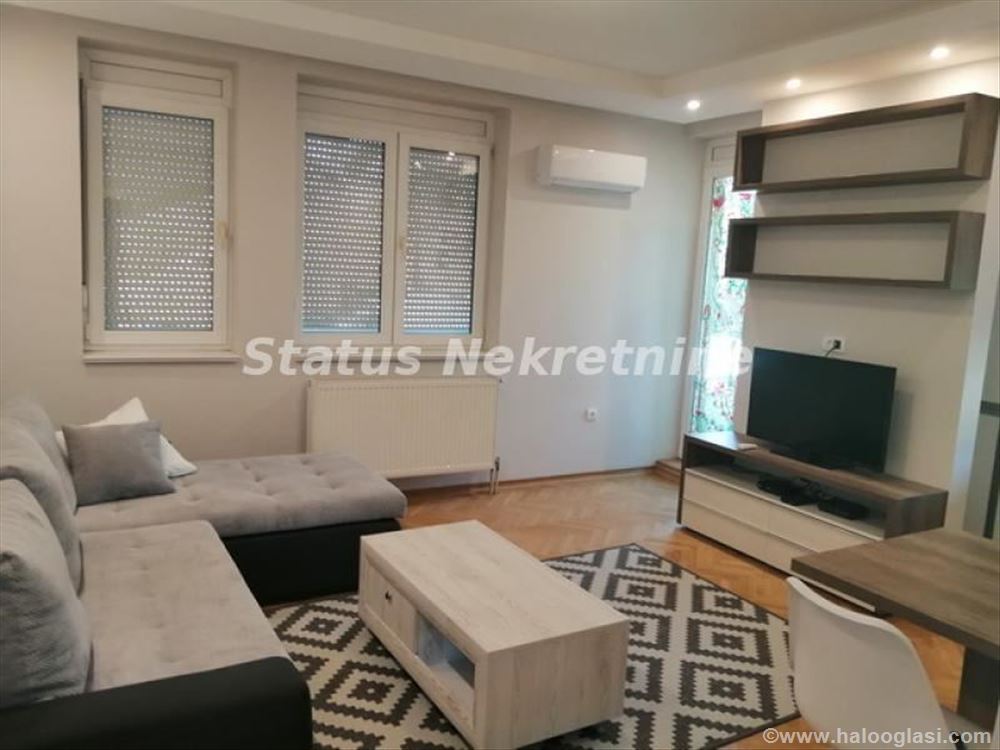 Extra LUX kod SPENS-a - novija zgrda | Halo Oglasi