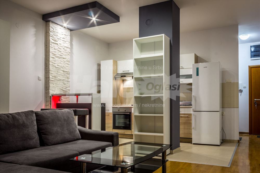 Opremljen stan. Novogradnja. | Halo Oglasi