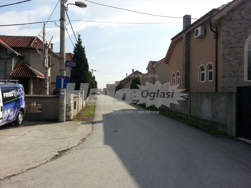 Plac Borca centar 1 | Halo Oglasi