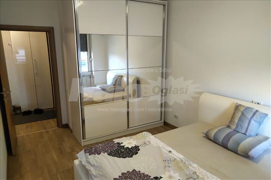 Izdavanje stanova Novi Beograd | Halo oglasi