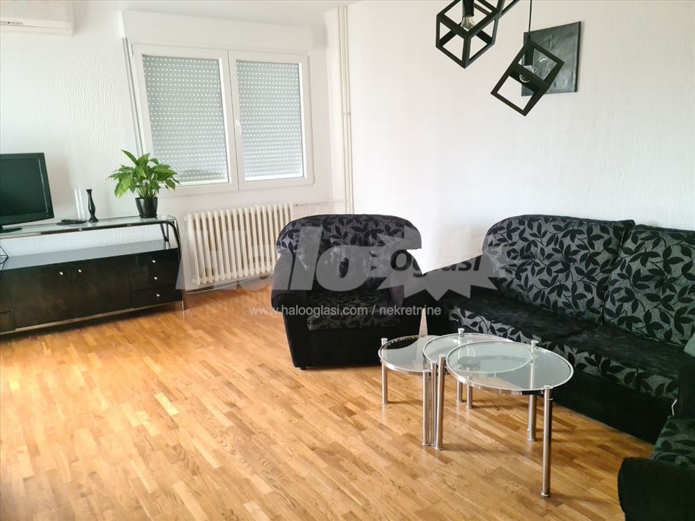 Trazim cimerku za stanovanje | Halo Oglasi