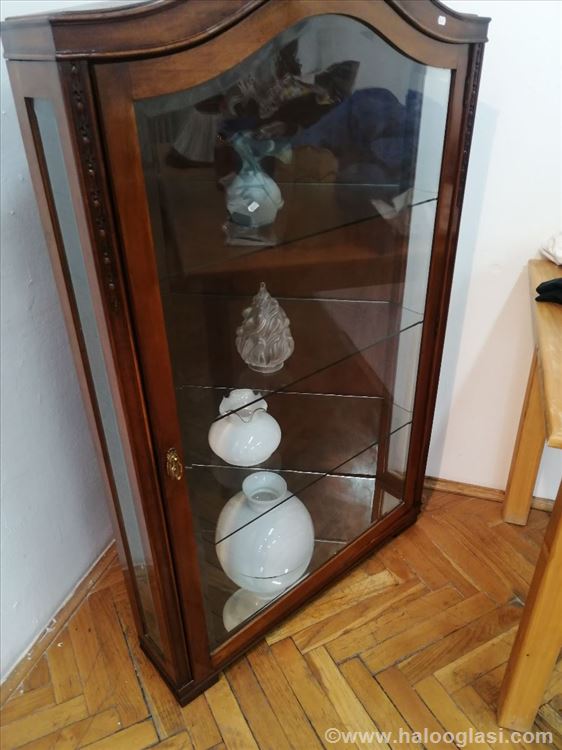 Stilska ugaona vitrina | Halo Oglasi