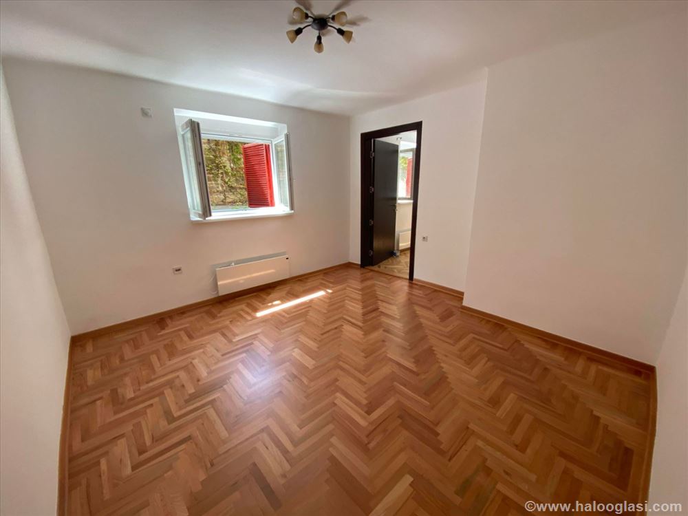 Vračar, SC Vračar 50m2 | Halo Oglasi