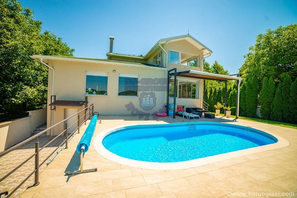 LUX KUĆA SA BAZENOM!!! | Halo Oglasi