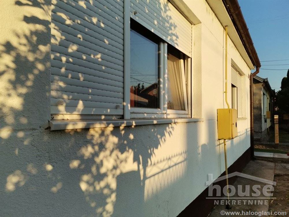 Veternik, dve kuće na isom placu | Halo Oglasi