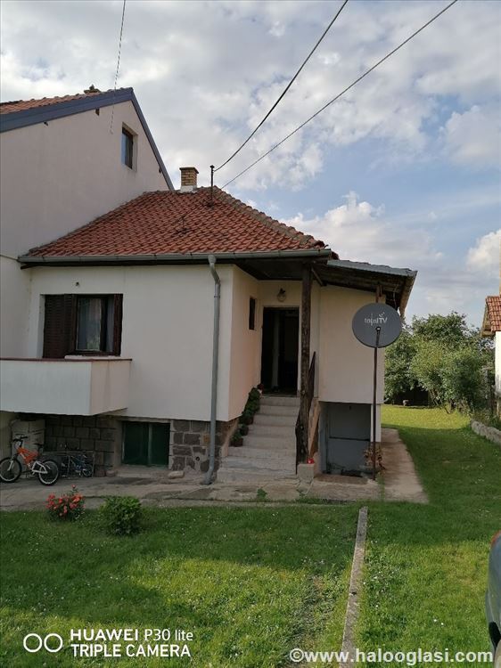 Pinosava, 95m2, 14,5 ari, uknjižena | Halo Oglasi