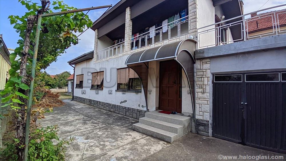 LEPA PORODIČNA KUĆA (143m2) SA POMOĆNIM OBJEKTIMA | Halo Oglasi