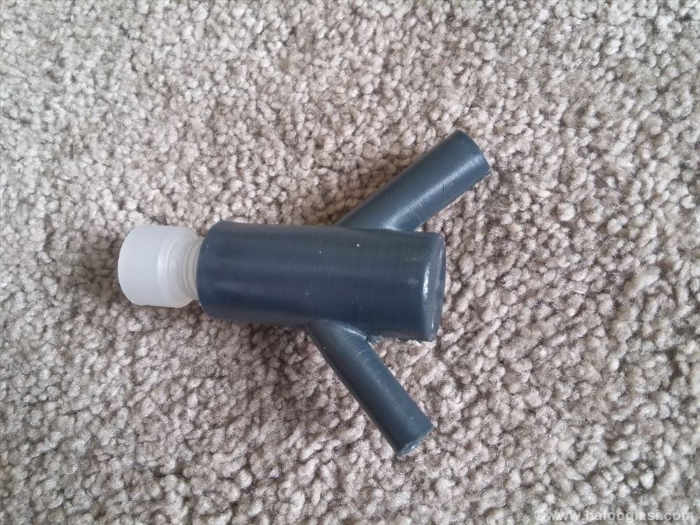 razvodnik na poklopcu kante plasticni | Halo Oglasi