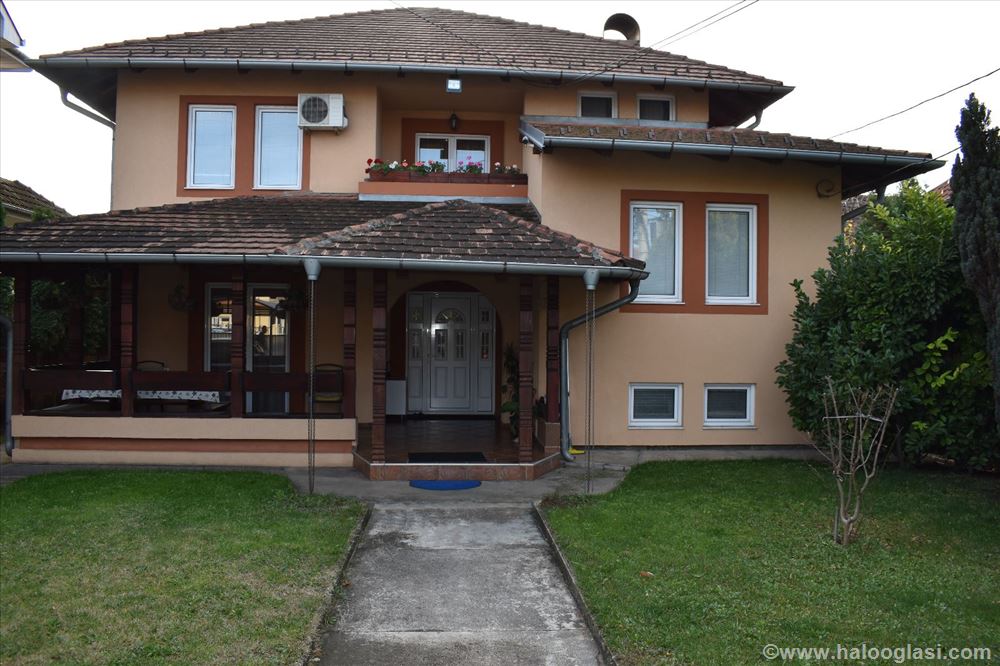 Kuća na prodaju Plavi horizonti , Zemun | Halo Oglasi
