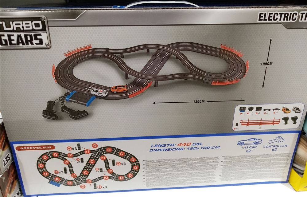 Auto staza i 2 automobila na daljinski novo akcija | Halo Oglasi