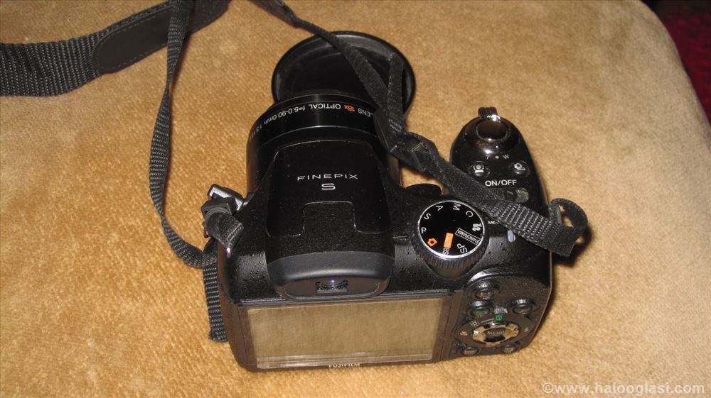 Digitalni fotoaparat Fuji finepix S1800 | Halo Oglasi