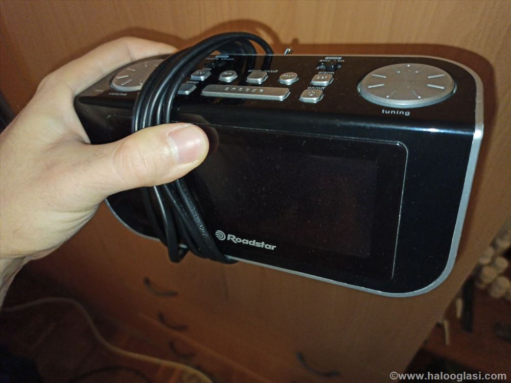 Roadstar sat radio budilnik | Halo Oglasi