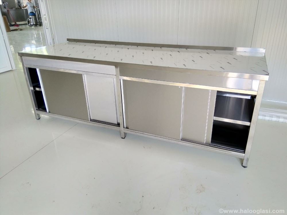 Inox zatvoren sto 2m sa srednjom polico m | Halo Oglasi