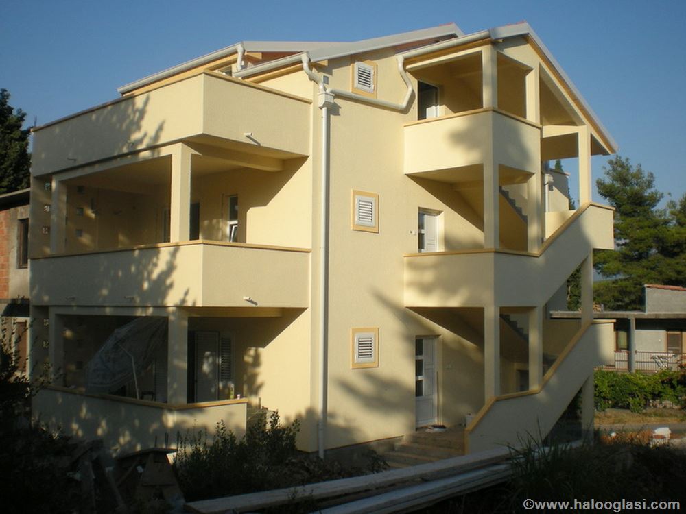 Crna Gora, Radovići, 3 - sobni apartman | Halo Oglasi