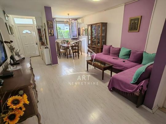 Prodaja stanova Petlovo brdo | Halo oglasi