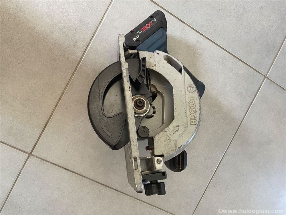 Akumulatorksa kružna testera - cirkular Bosch | Halo Oglasi