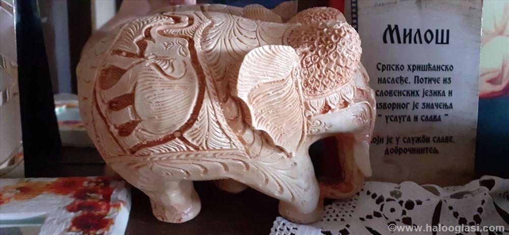 Slon sa Tajlanda + Slon iz Egipta | Halo Oglasi