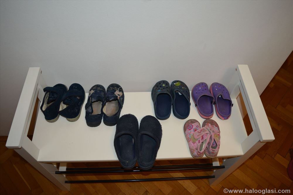 Prodaje dečije papuče | Halo Oglasi