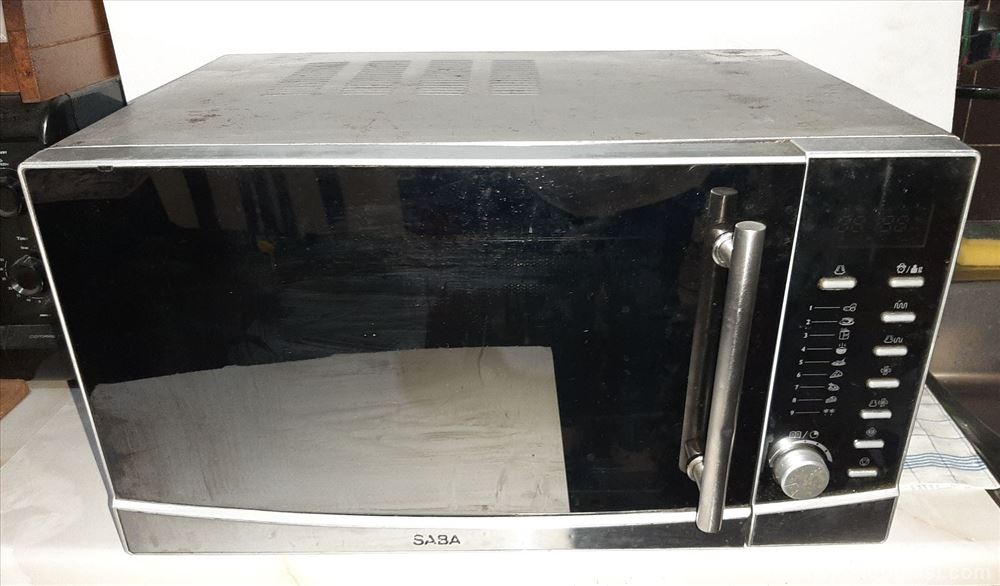 Mikrotalasna Saba grill | Halo Oglasi