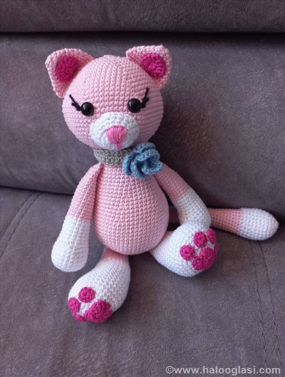 Heklana igračka maca, amigurumi | Halo Oglasi