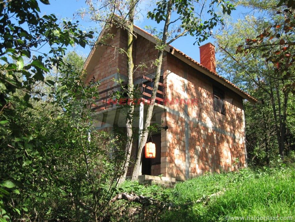 Obrenovac-Draževac, 136m2, 15 ari, pr+I. | Halo Oglasi