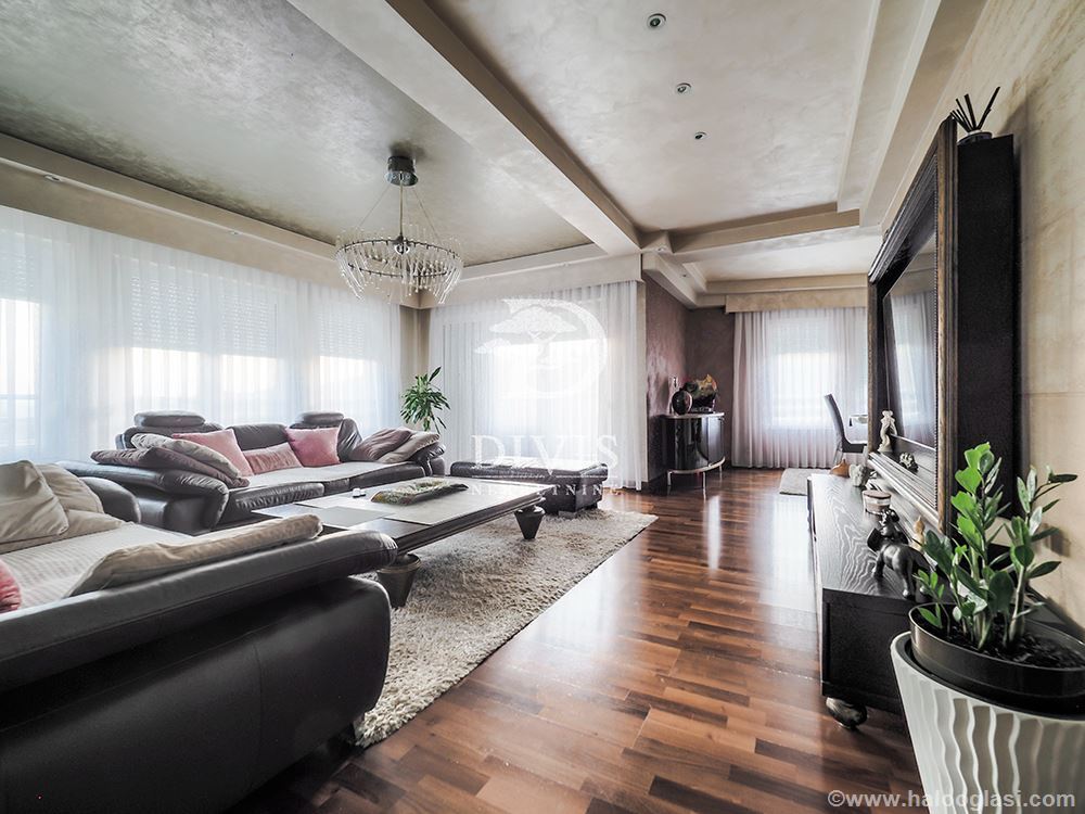 Dupleks sa dva parking mesta, Miloja Đaka, Dedinje | Halo Oglasi