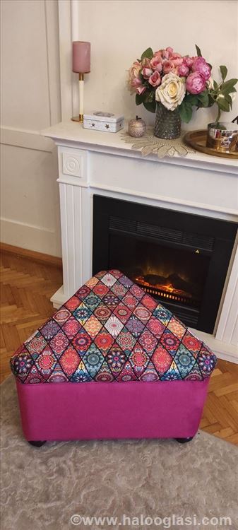 Tabure Chester Lux - Triangle (70cm x 70cm x 70cm) | Halo Oglasi