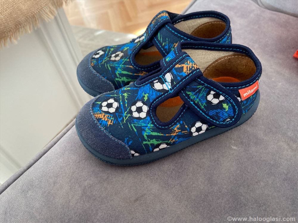 Prodajem decije Milami patofnice broj 26 | Halo Oglasi