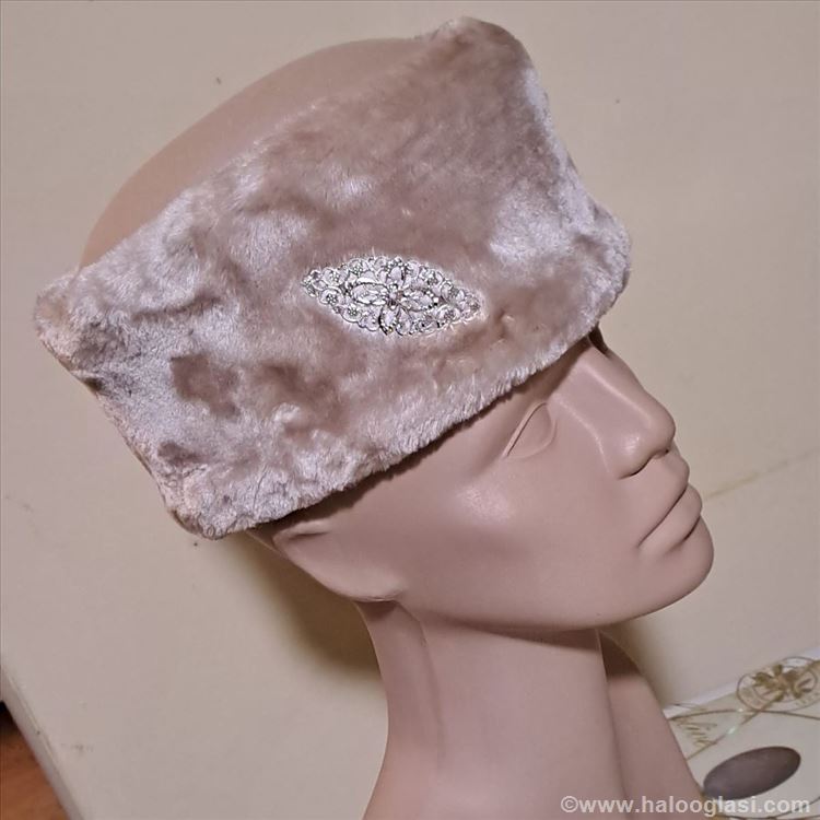 subara od vestackog krzna | Halo Oglasi