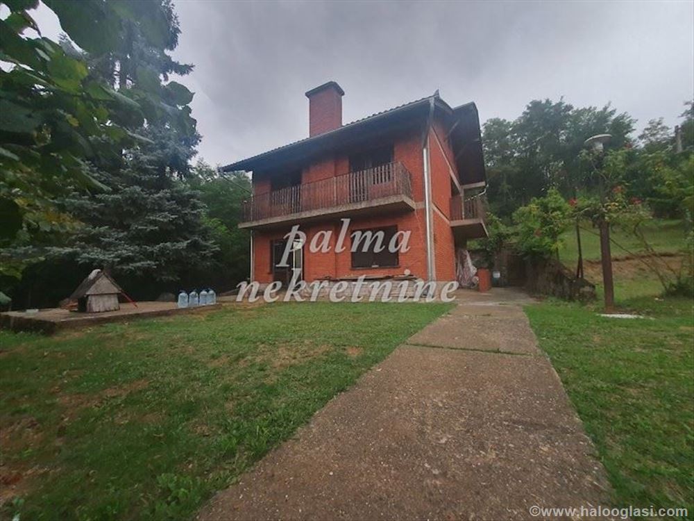 Knić, Knić, Kuća, 6.0, 200,00m2 | Halo Oglasi