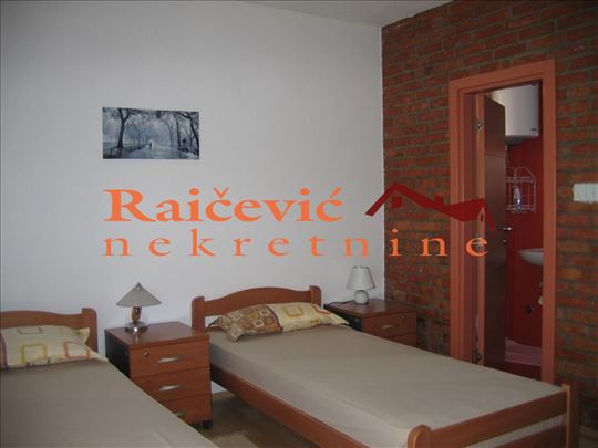 Kuće na prodaju Jajinci | Halo oglasi