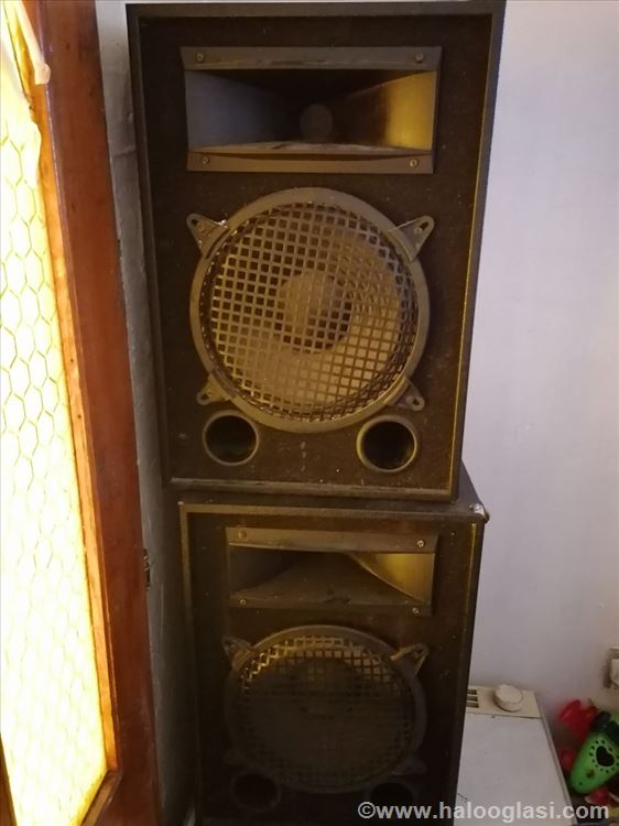 Dva zvučnika i pojačalo | Halo Oglasi