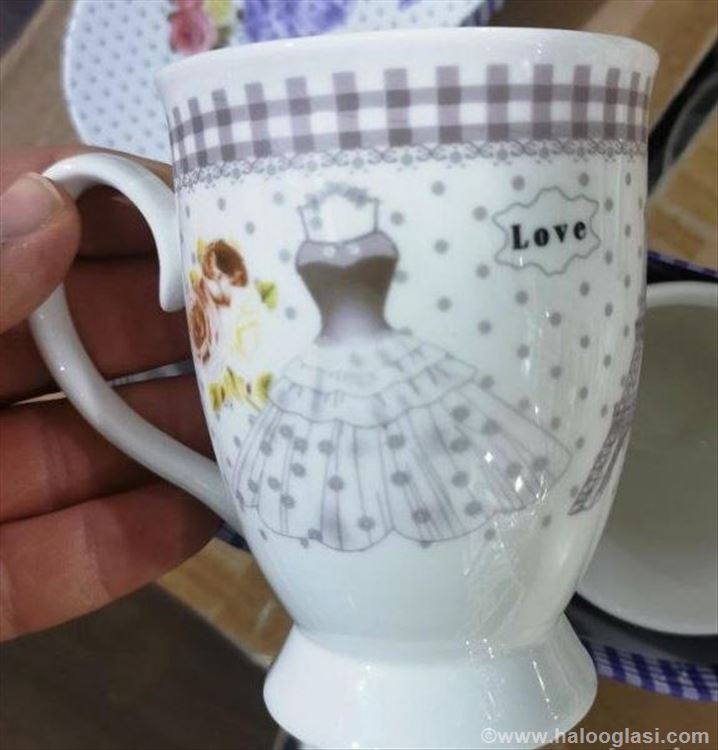 Poklon set 2 solje sa poklon kutijom | Halo Oglasi