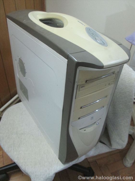 Retro kućište sa delovima računara | Halo Oglasi