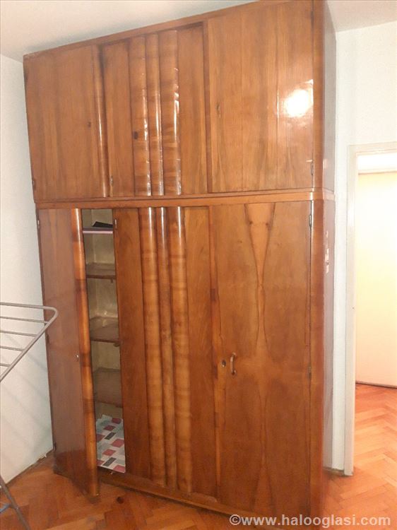 Hitno starinski dvodelni ormar | Halo Oglasi