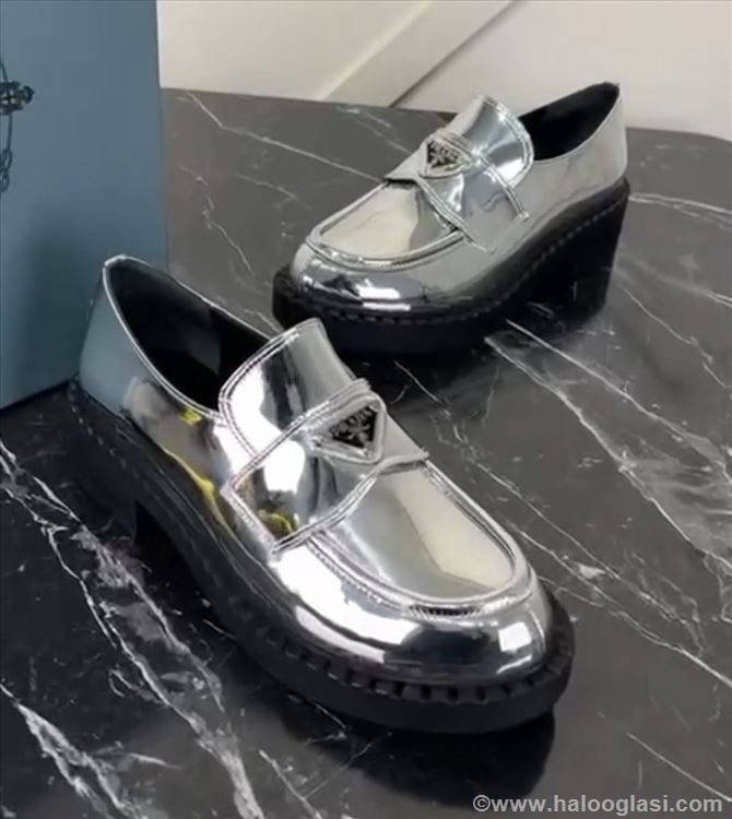 Prada metallische Loafer mit Logo | Halo Oglasi