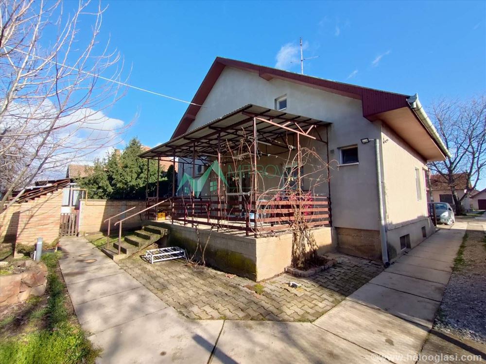 Kuća, Temerin 132m2, sa pomoćnom zgradom. | Halo Oglasi