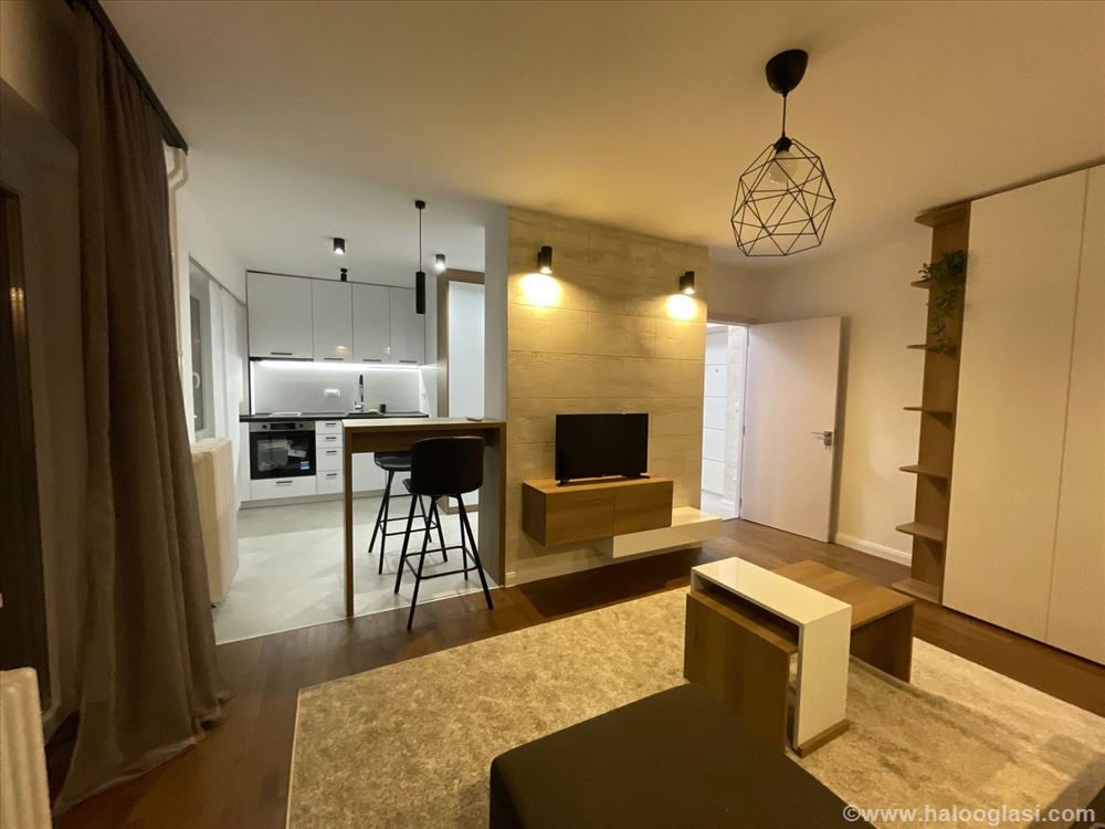 Stari Merkator, renoviran, odličan, ID 18504 | Halo Oglasi
