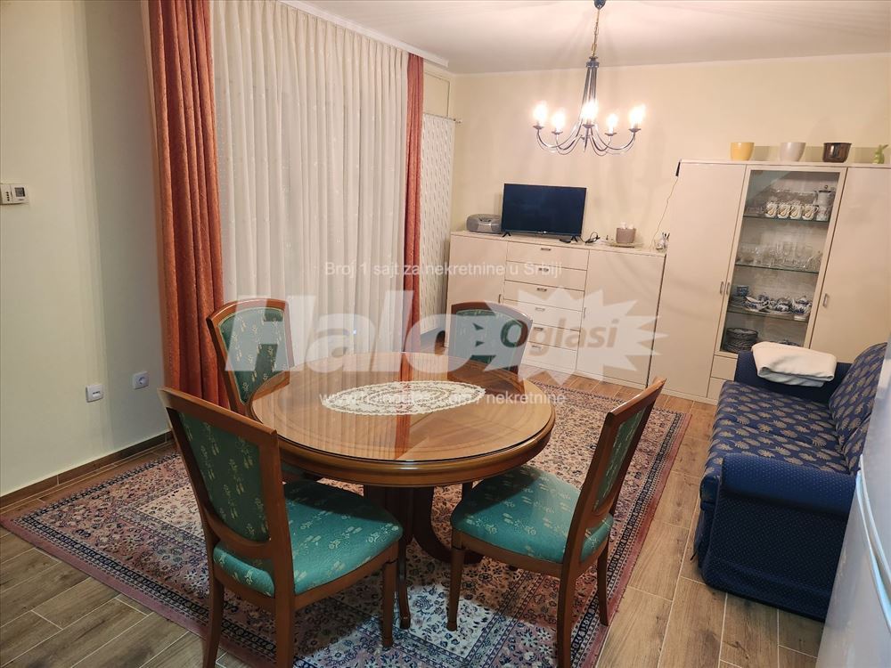 Direktna prodaja, blizina Univerziteta Singidunum | Halo Oglasi