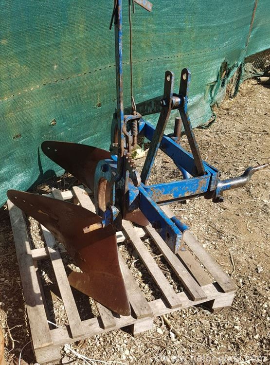 Plugovi na prodaju | Halo Oglasi